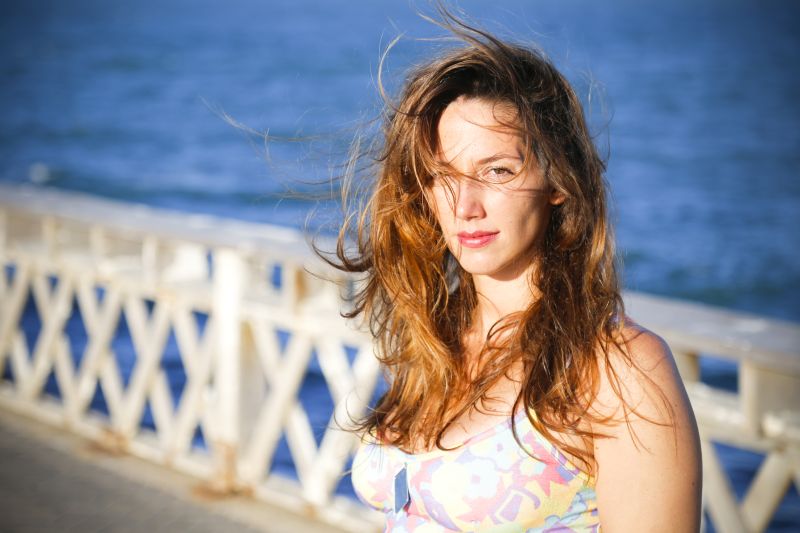 Com DNA musical, cearense Laya lança primeiro disco solo em Fortaleza