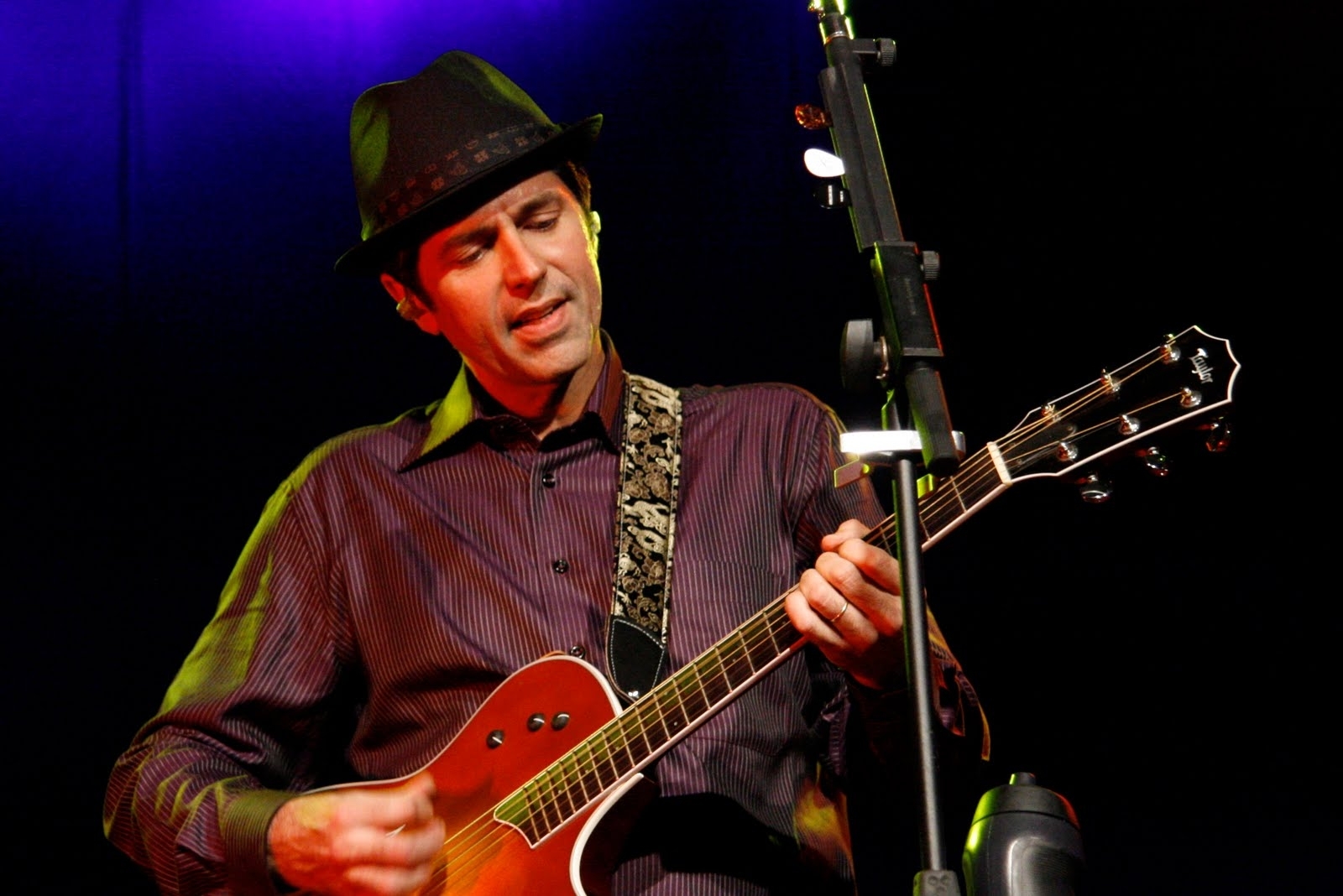 Leoni faz show em Fortaleza e traz músicas inéditas no repertório